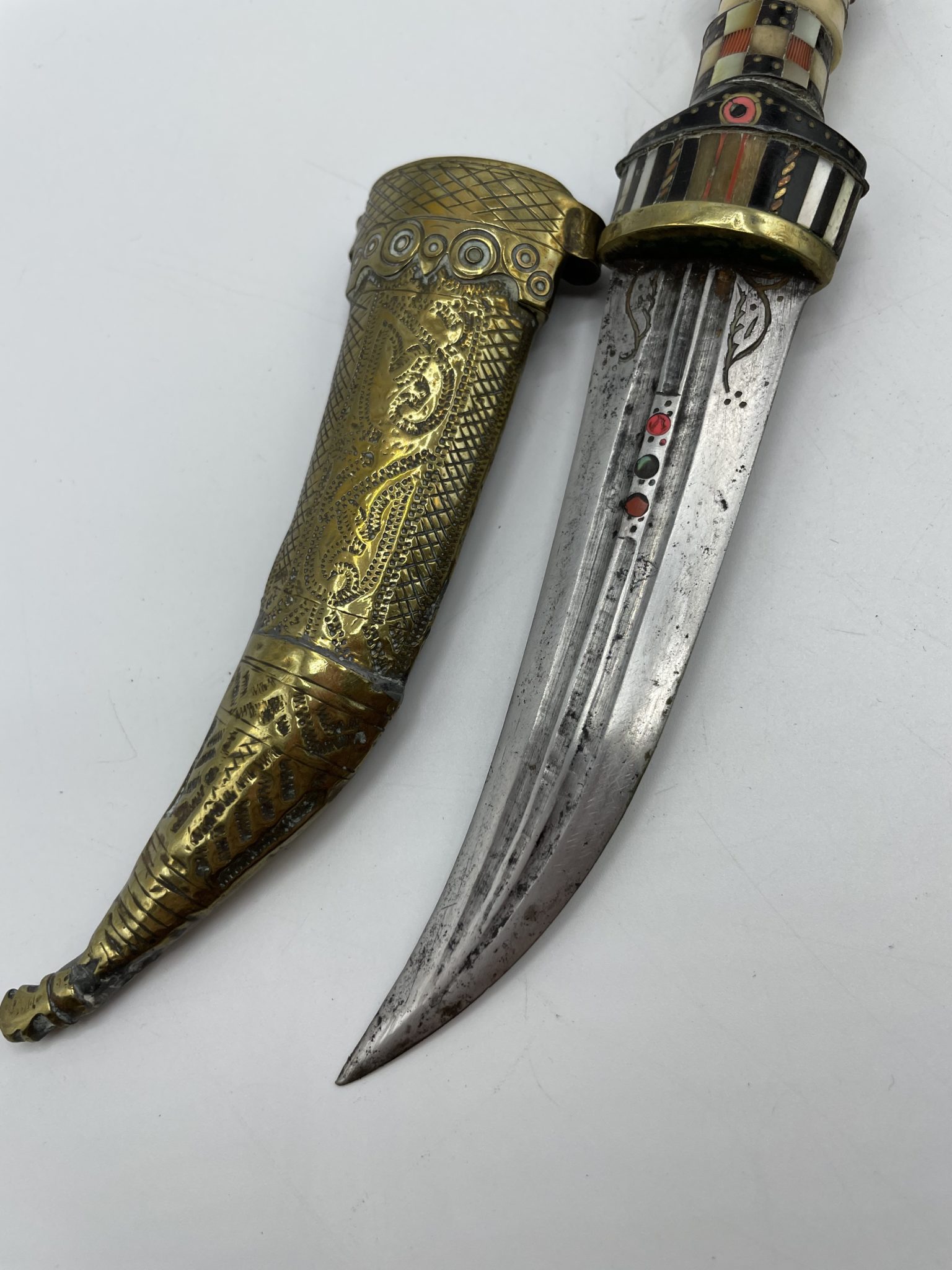 Duo de poignards orientaux de collection - Ressourcerie Histoires Sans Fin