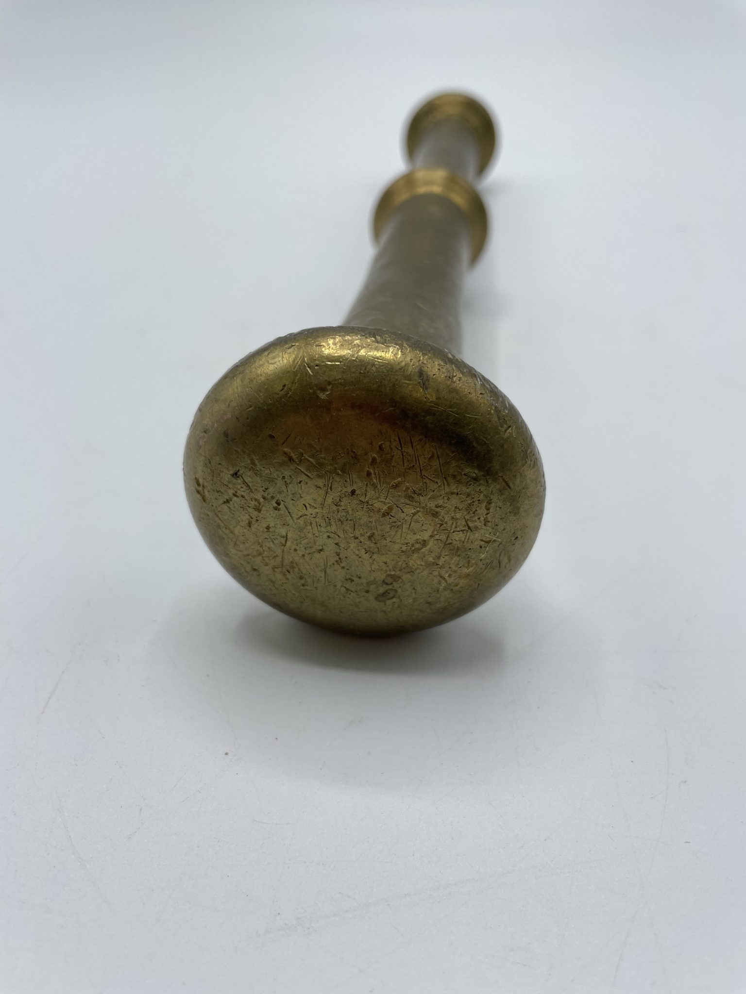 Grand pilon vintage en bronze - Ressourcerie Histoires Sans Fin