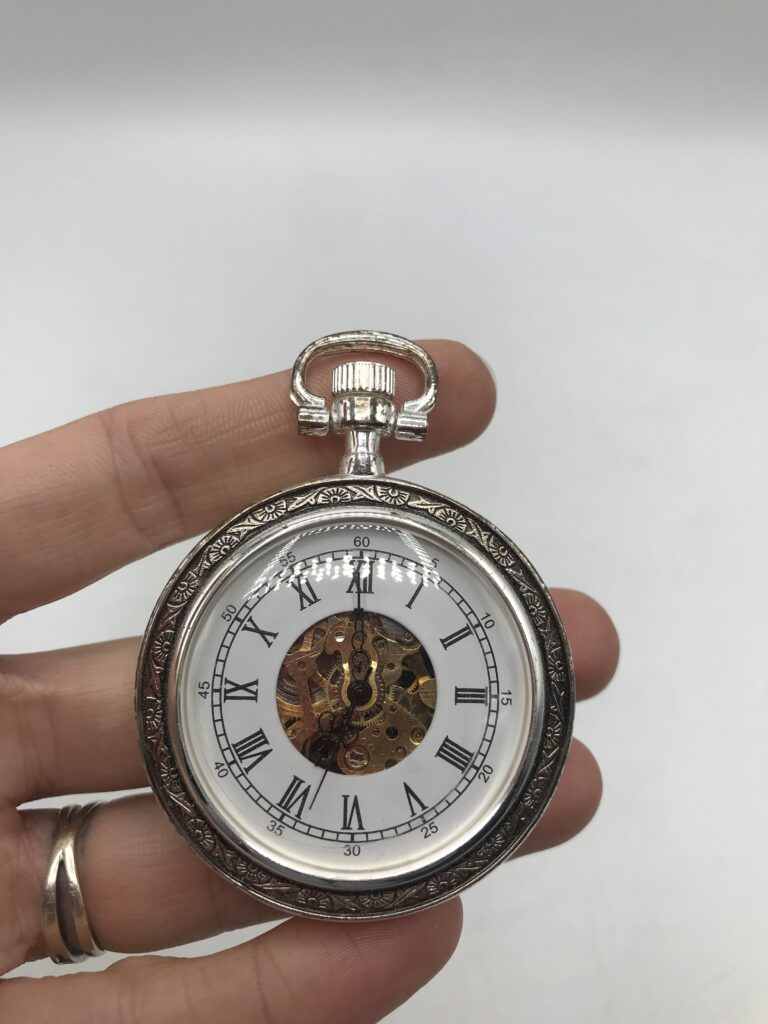 Lot de 2 montres à gousset Collection Atlas - Ressourcerie Histoires ...