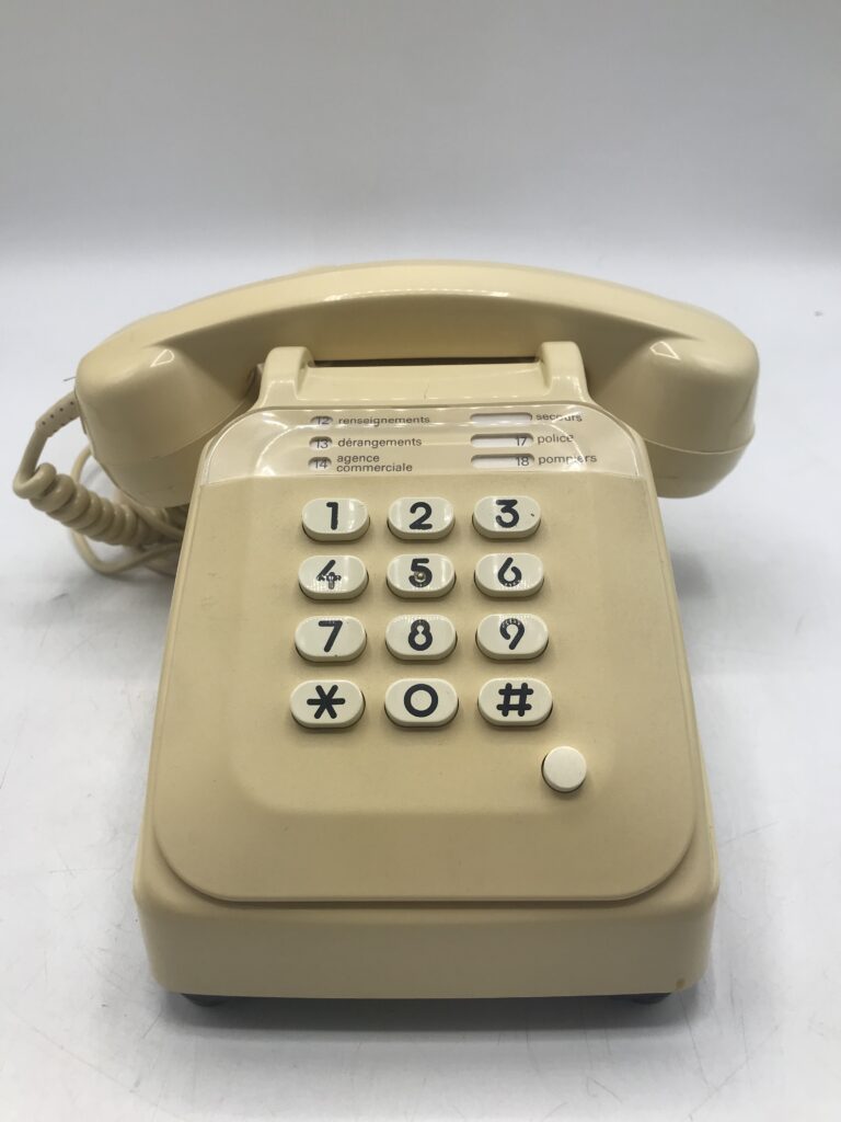 Téléphone Socotel S63 de 1963 - Ressourcerie Histoires Sans Fin
