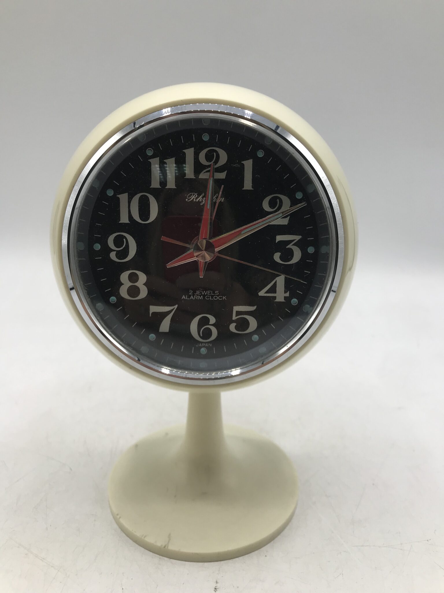 Réveil boule années 70 - Ressourcerie Histoires Sans Fin