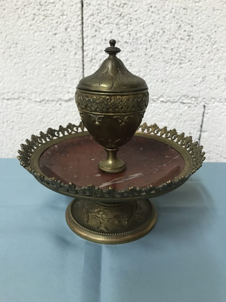 Encrier ancien du 19-ème siècle - Ressourcerie Histoires Sans Fin