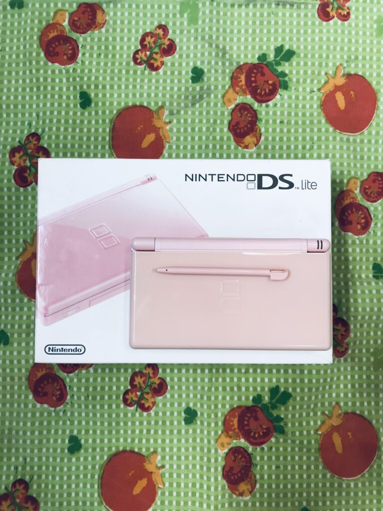 Console Nintendo DS lite rose - Ressourcerie Histoires Sans Fin