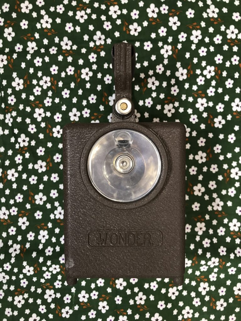 Lampe cheminot vintage - Ressourcerie Histoires Sans Fin
