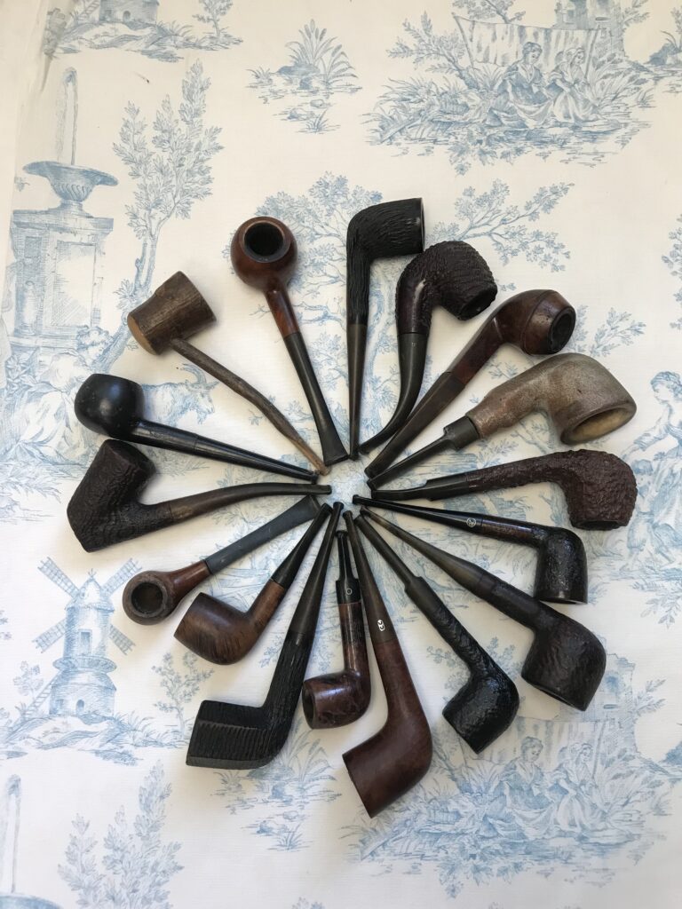 Collection de 17 pipes anciennes - Ressourcerie Histoires Sans Fin