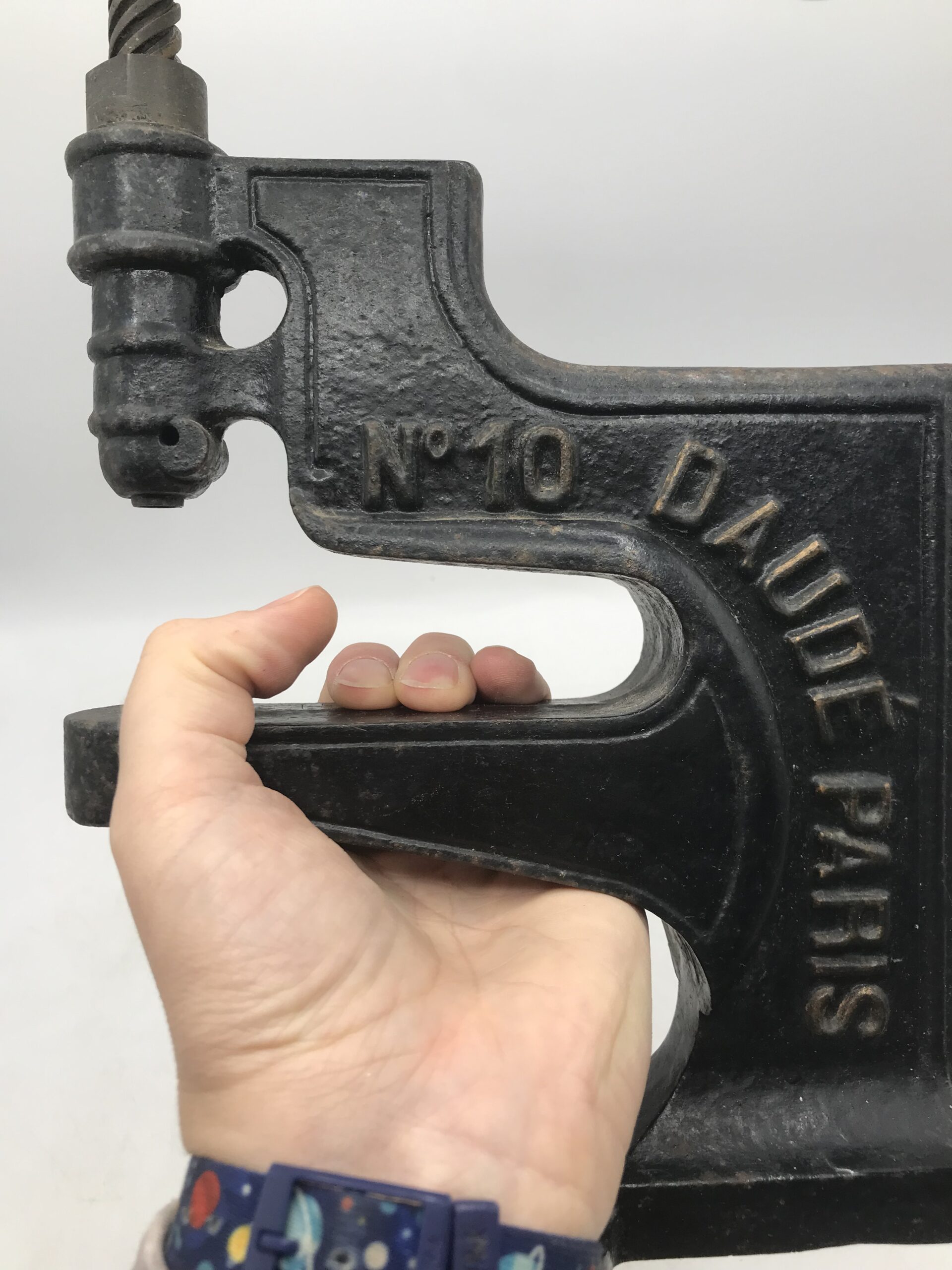 Ancienne presse Daude n°10 - Ressourcerie Histoires Sans Fin