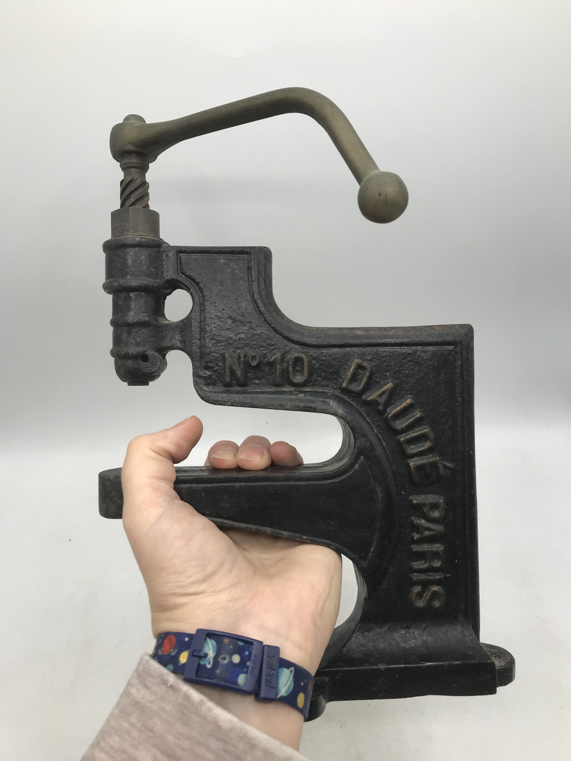 Ancienne presse Daude n°10 - Ressourcerie Histoires Sans Fin