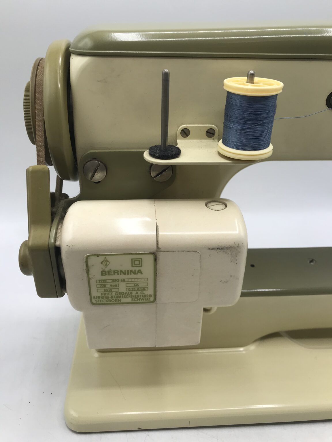 Machine à coudre BERNINA 600 - Ressourcerie Histoires Sans Fin
