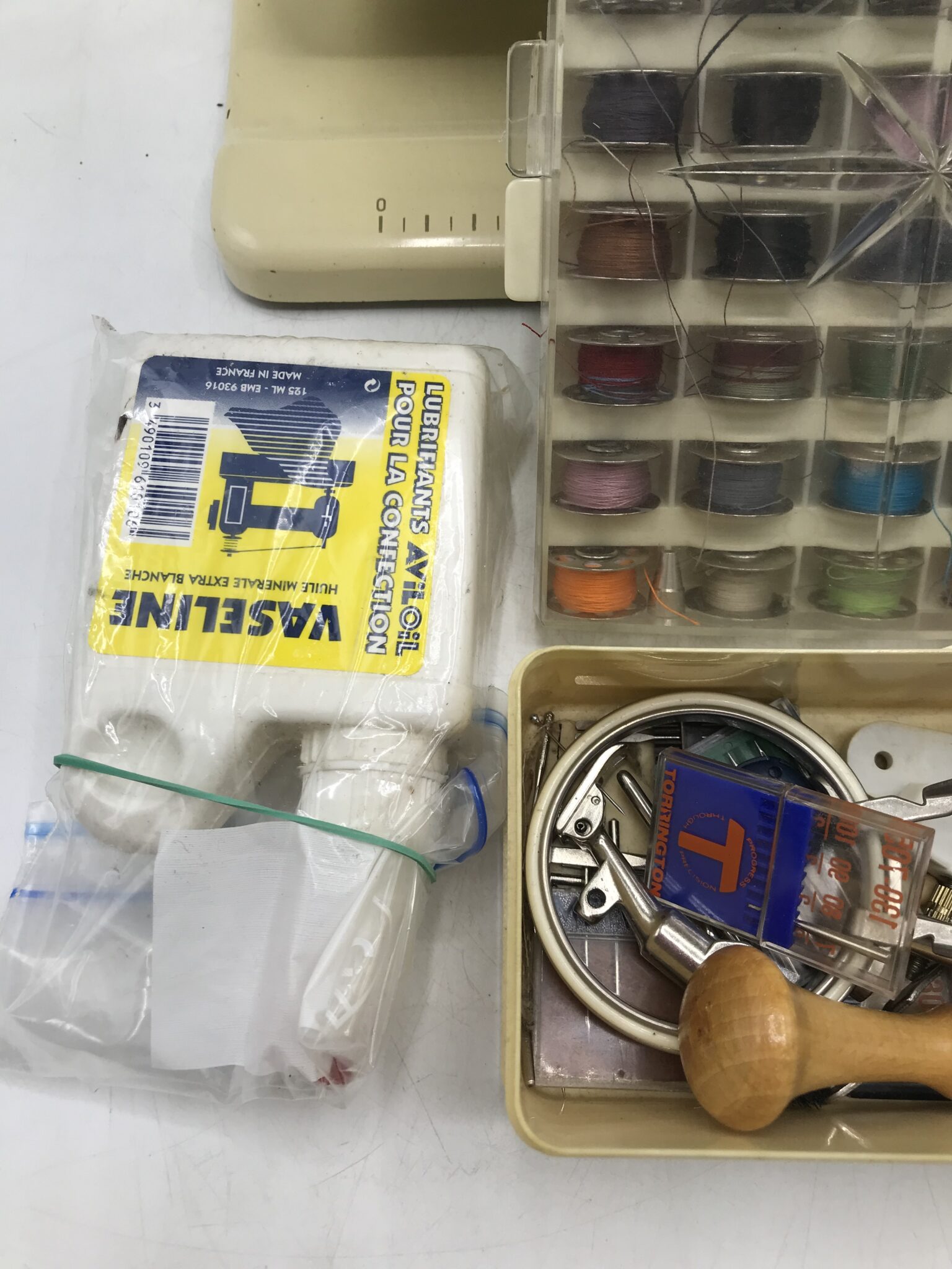 Machine à coudre BERNINA 600 - Ressourcerie Histoires Sans Fin