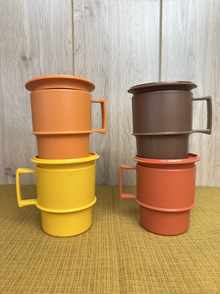 4 mugs vintage Harvest Tupperware - Ressourcerie Histoires Sans Fin